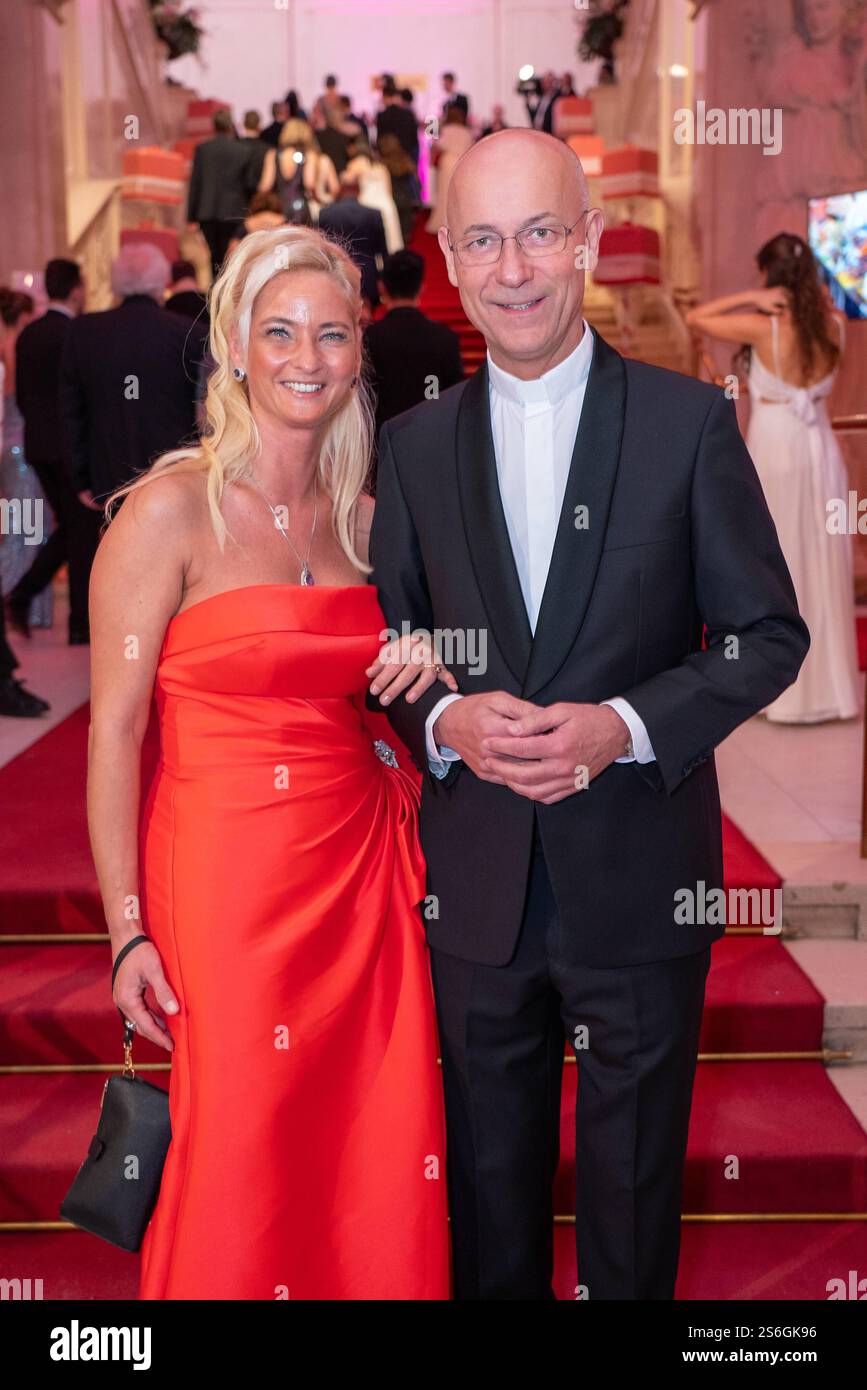 Vienna, Austria. 16th Jan, 2025. Zuckerbäckerball at Wiener Hofburg in ...