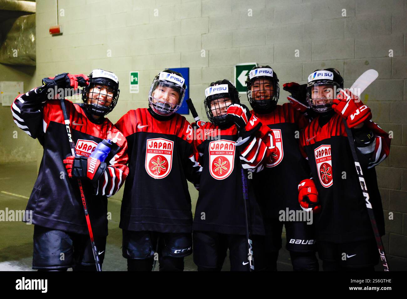 (L-R) Riri Noro, Shieru Higuchi, Kyoka Tsutsumi, Yuka Chujo, Sarasa ...