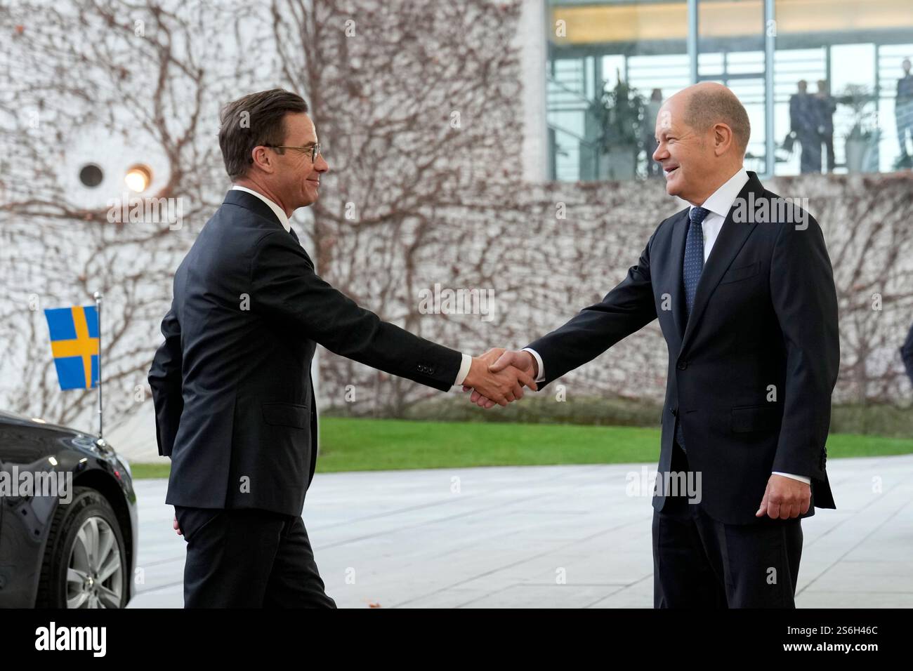 German Chancellor Olaf Scholz, right, welcomes Sweden's Prime Minister ...