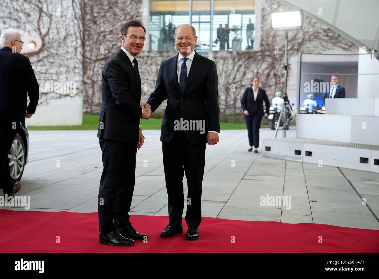 German Chancellor Olaf Scholz, right, welcomes Sweden's Prime Minister ...