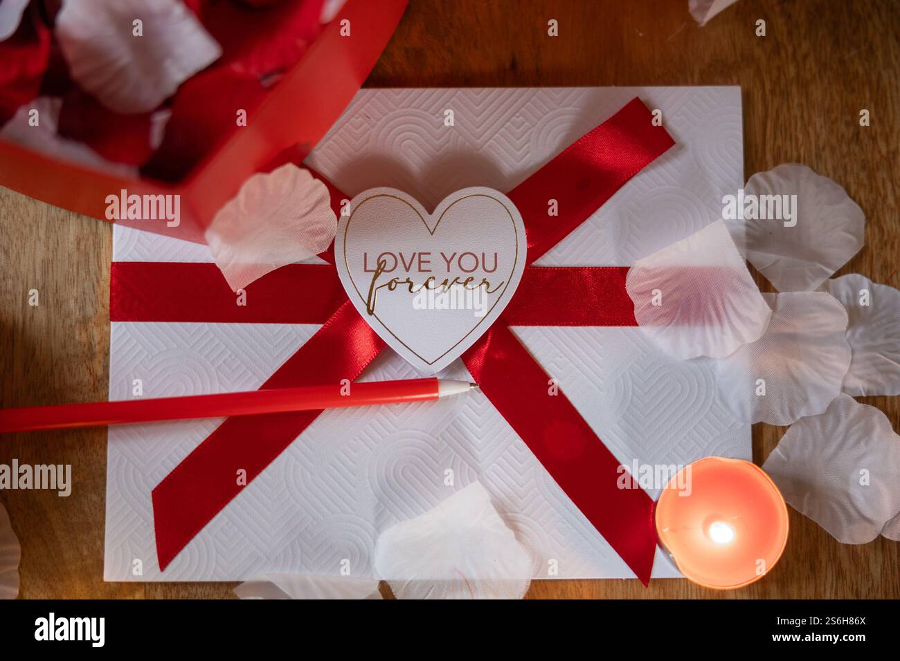 Writing a card hi-res stock photography and images - Alamy