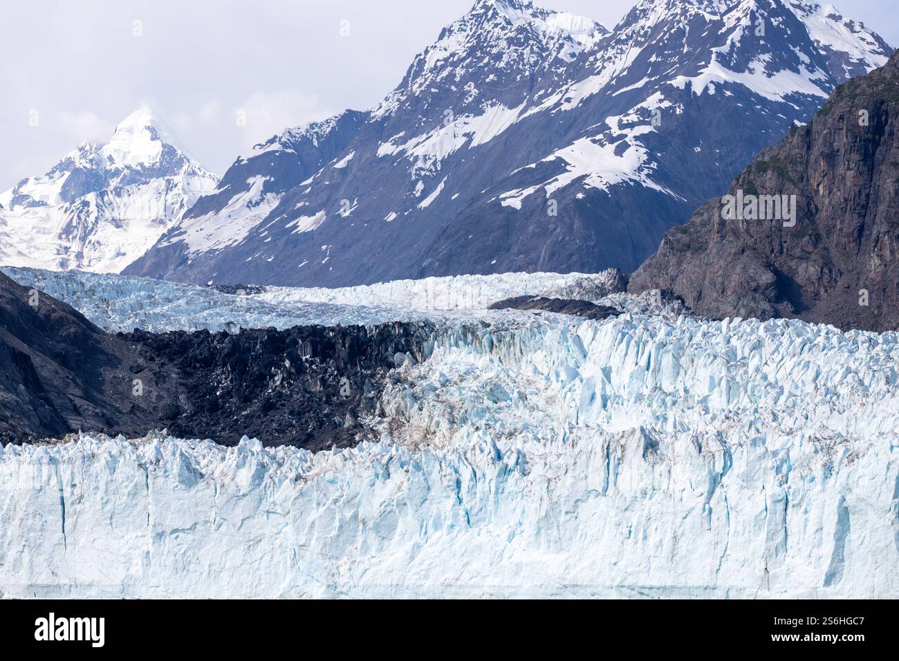 Large glaciers in bay hi-res stock photography and images - Alamy