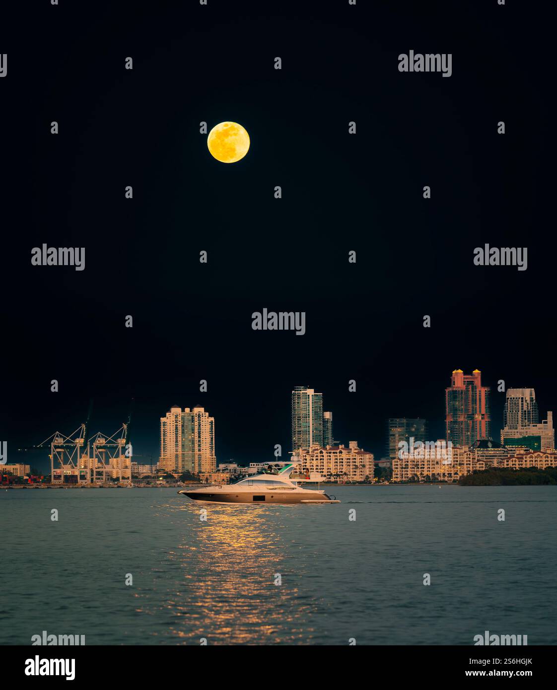 full moon city skyline at night miami Stock Photo - Alamy