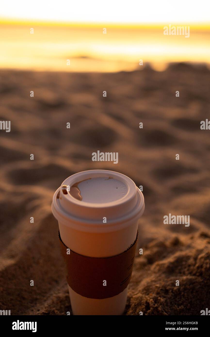 Coffee at the beach hi-res stock photography and images - Alamy