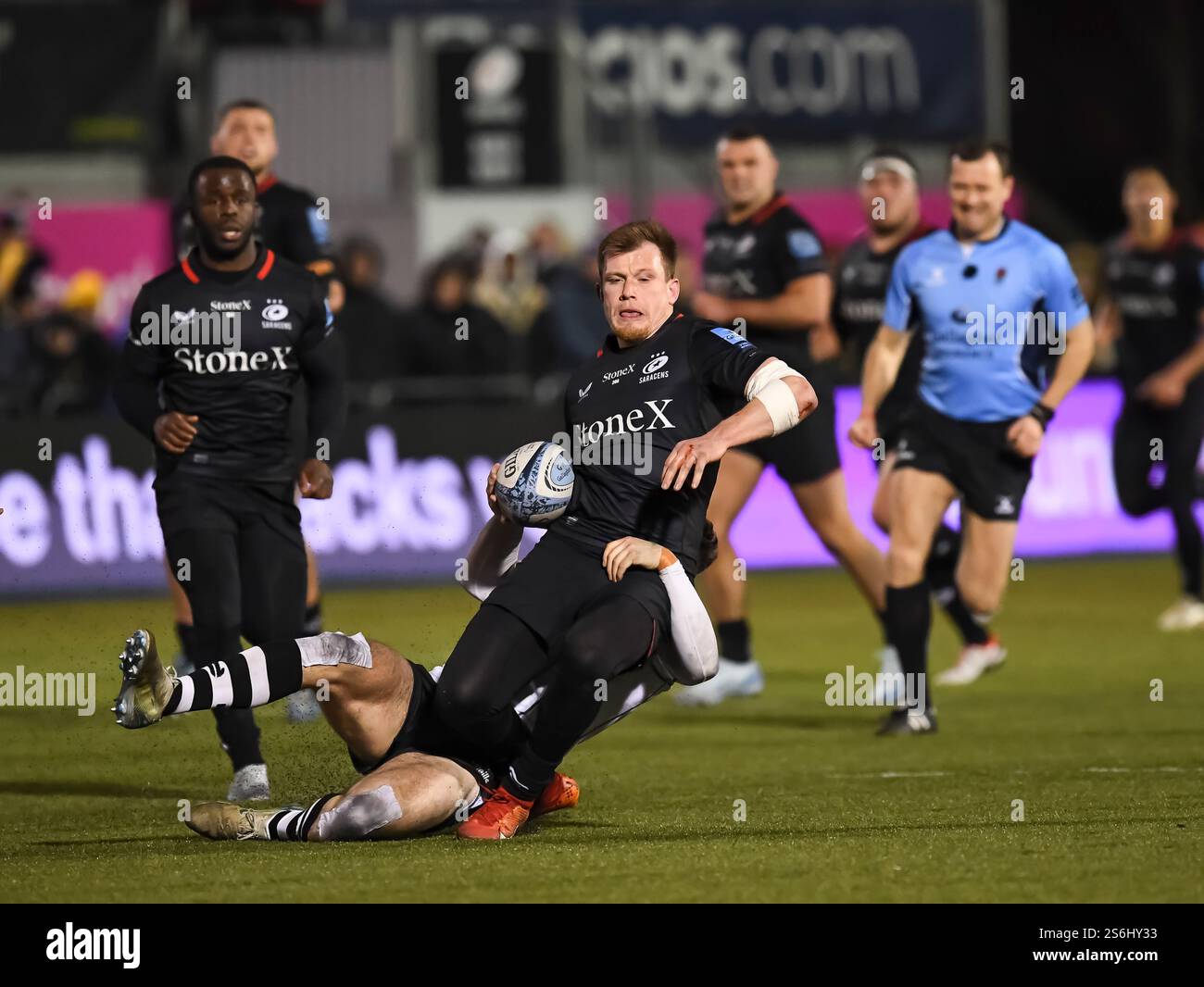 Nick Tompkins of Saracens in action during the Gallagher Premiership ...