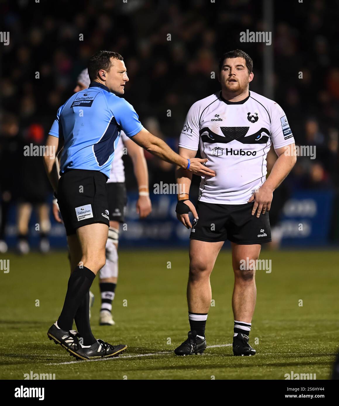 Matthew Carley Referee and George Kloska of Bristol Bears during the ...