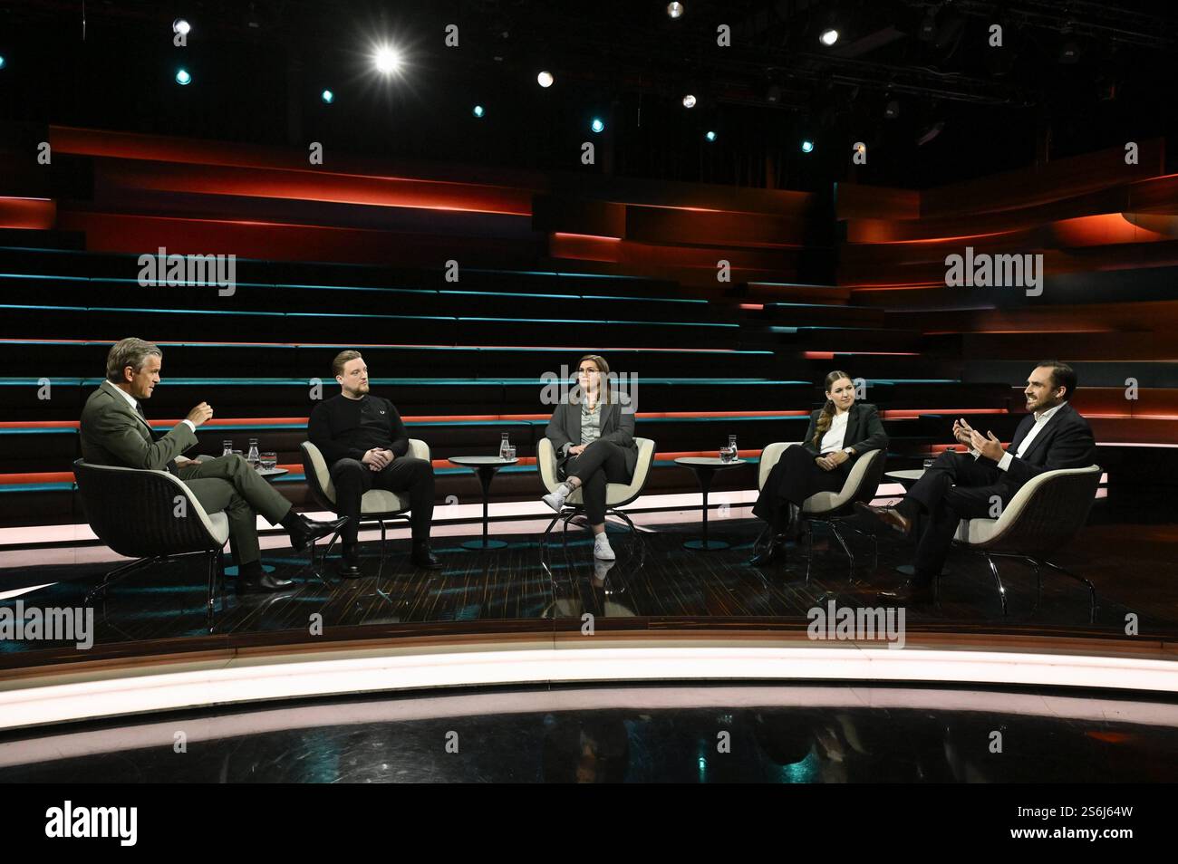 Talkrunde bei Markus Lanz , ZDF 12/24 her Markus Lanz, Jens Teutrine ...