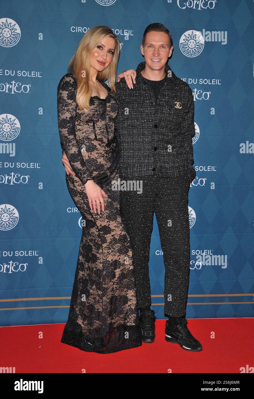 Victoria Brown and Chris Kowalski at the "Cirque du Soleil: Corteo ...