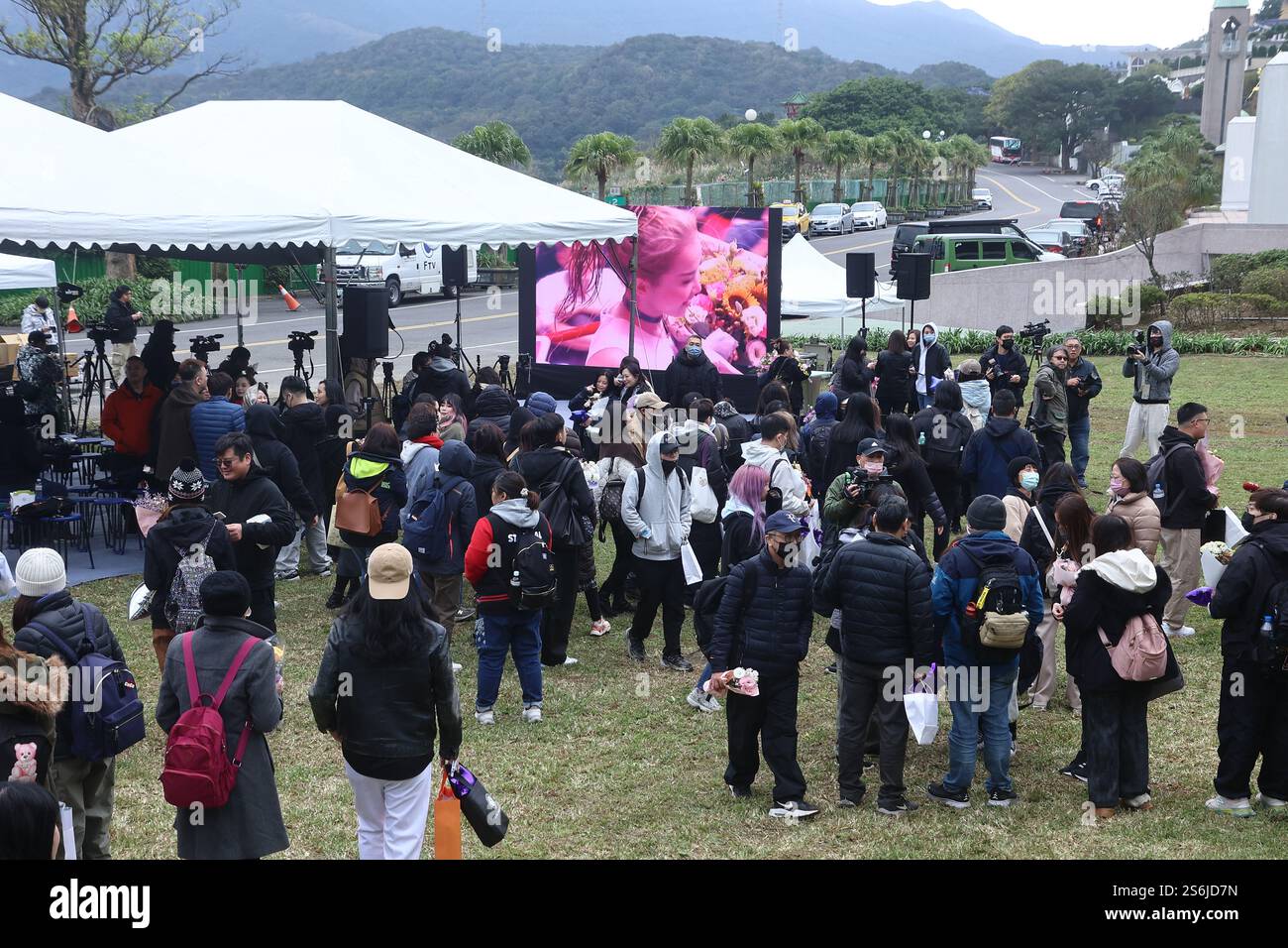 Taipei. 17th Jan, 2025. TAIPEI, CHINA - JANUARY 17, 2025 - Family ...