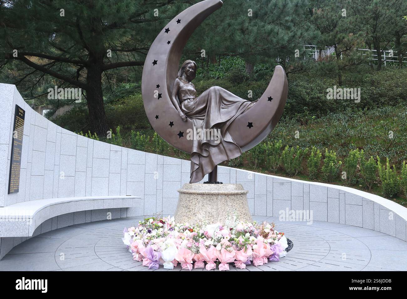 Taipei. 17th Jan, 2025. TAIPEI, CHINA - JANUARY 17, 2025 - Family ...