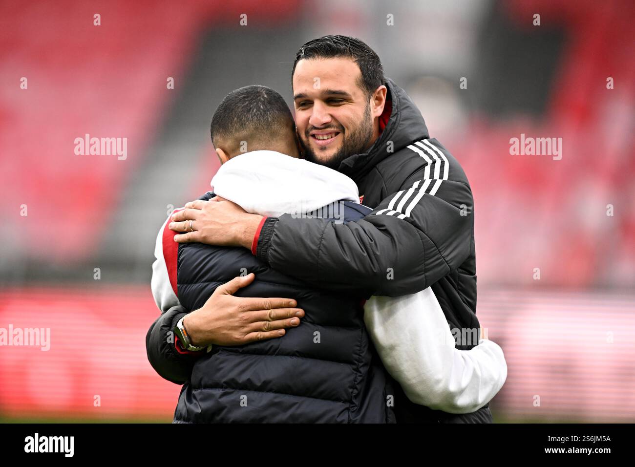 23 Jordan AMAVI (sb29) - Damien DELLA SANTA (Entraineur adjoint OL ...