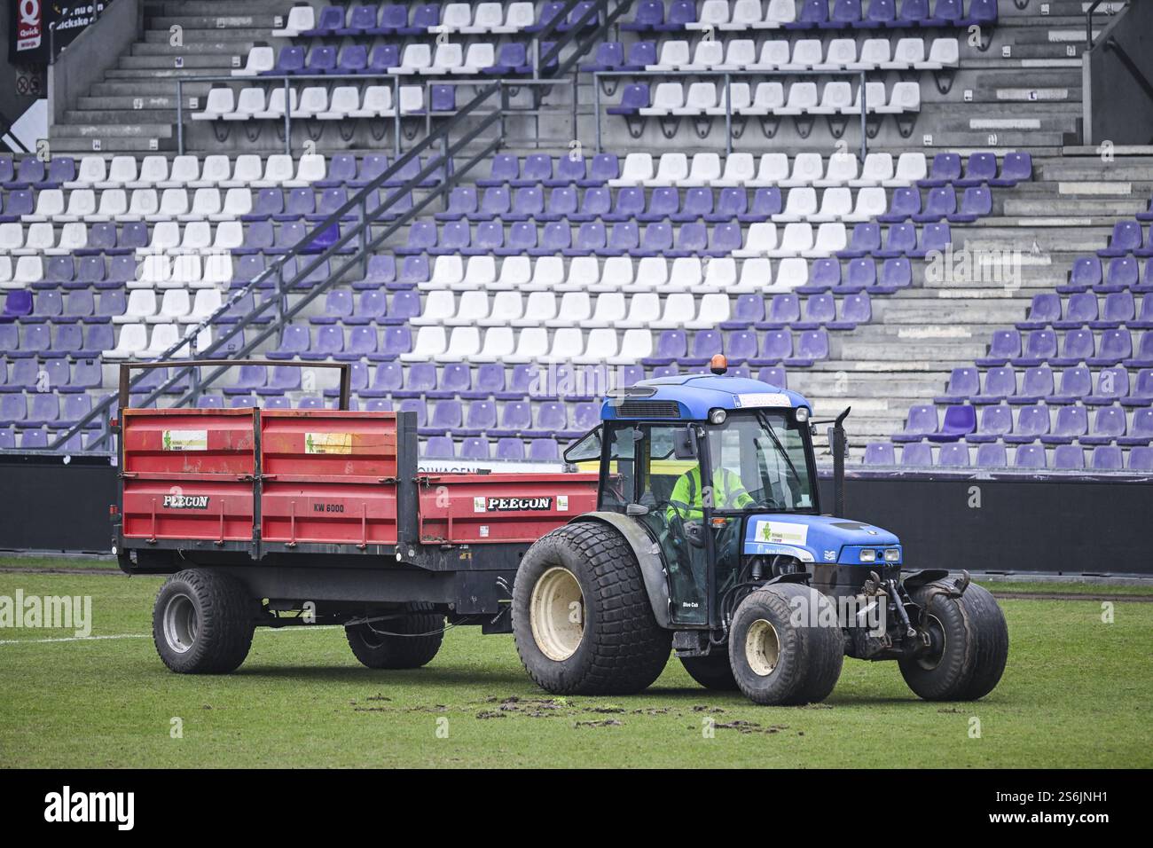 Antwerp, Belgium. 17th Jan, 2025. A tractor pictured during works to ...