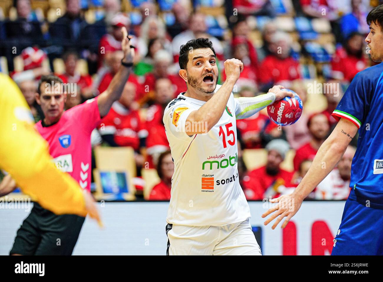 Wurf/Tor Redouane Saker (Algerien, #15) DEN, Italien vs. Algerien ...