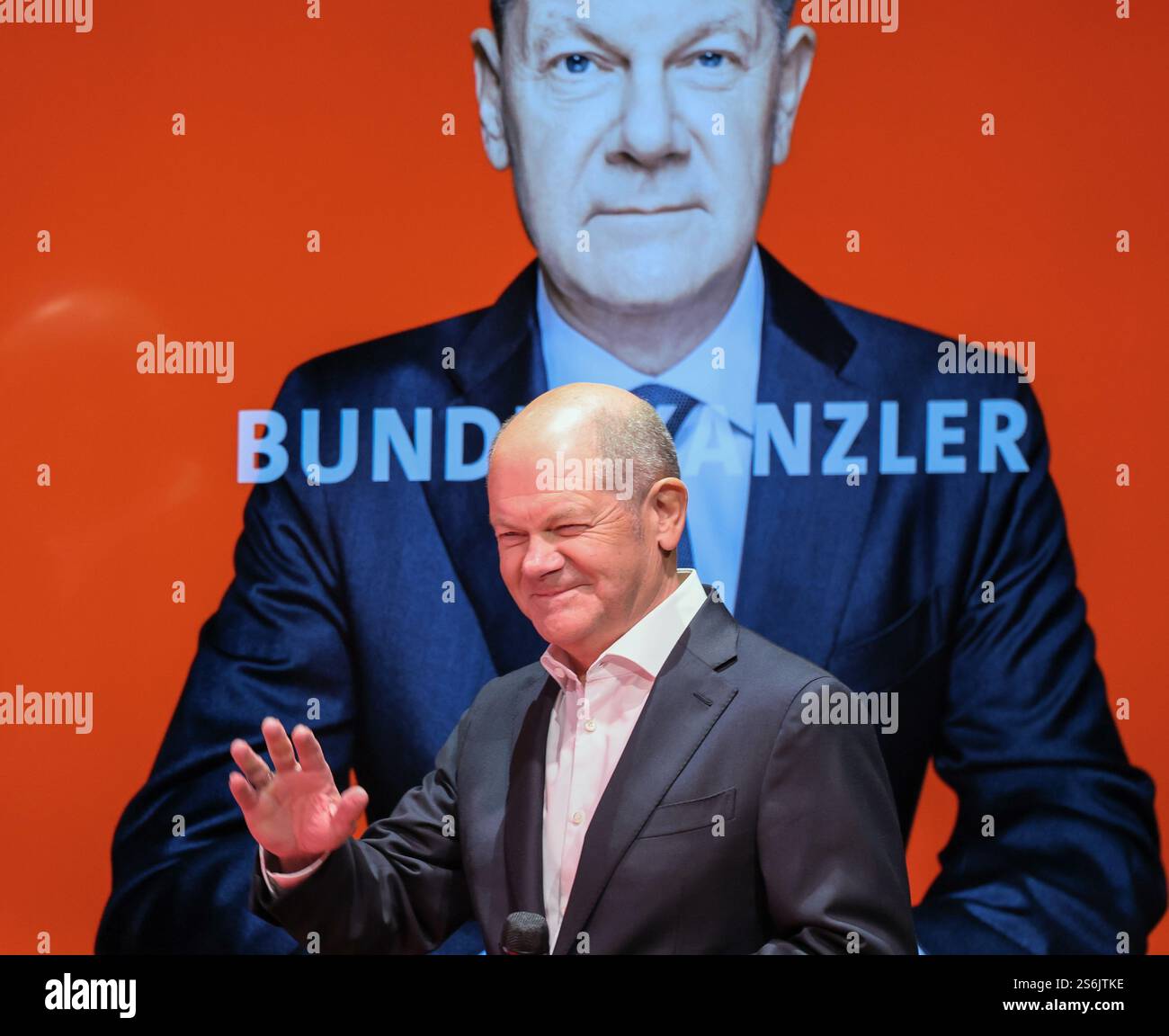 17 January 2025, Saxony-Anhalt, Halle (Saale): Federal Chancellor Olaf ...