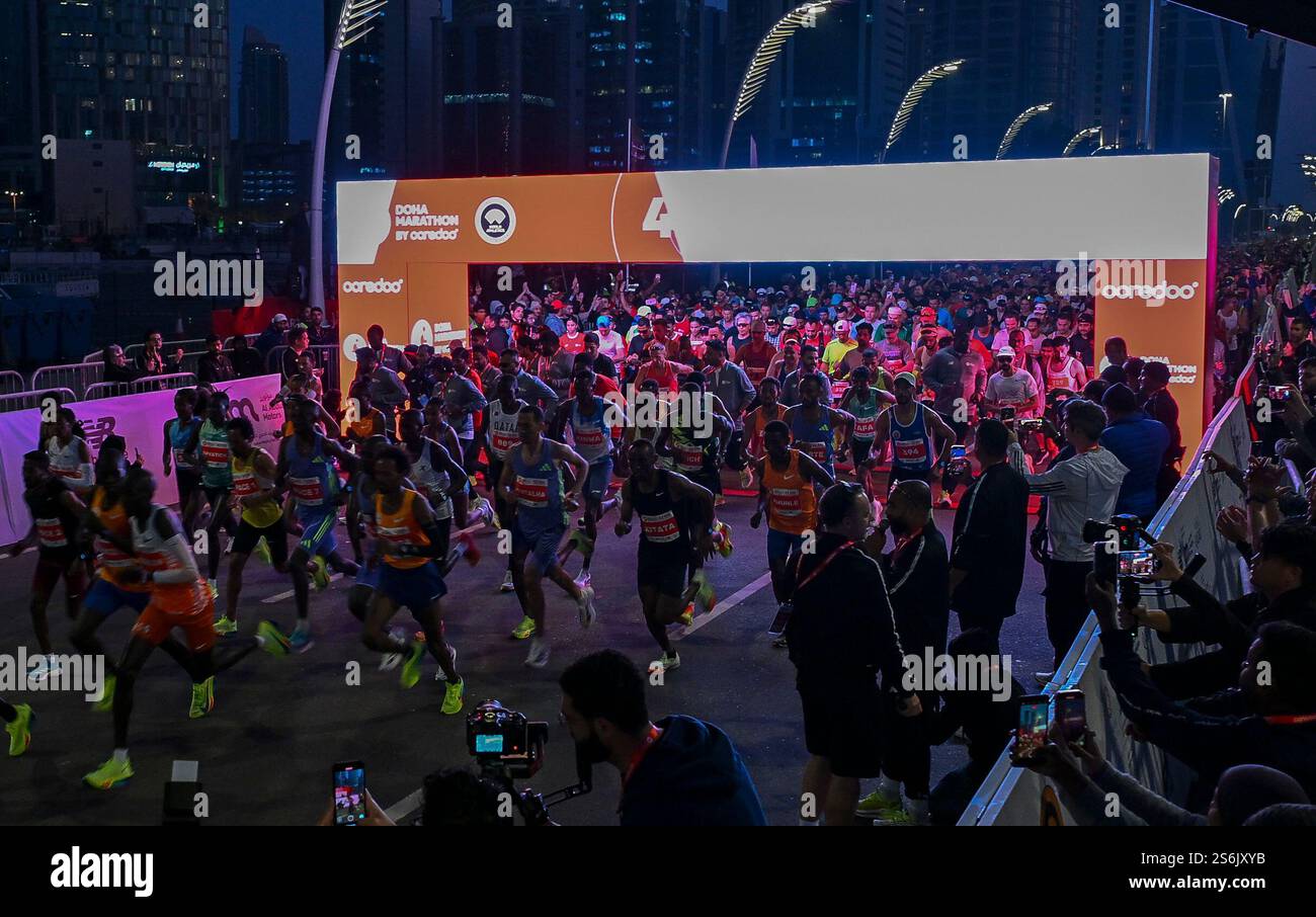 Doha, Qatar. 17th Jan, 2025. Participants start during the 2025 Doha ...