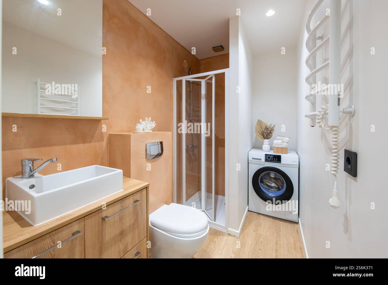 Bright Elegant Modern Luxury Bathroom Interior Design With White Sink ...