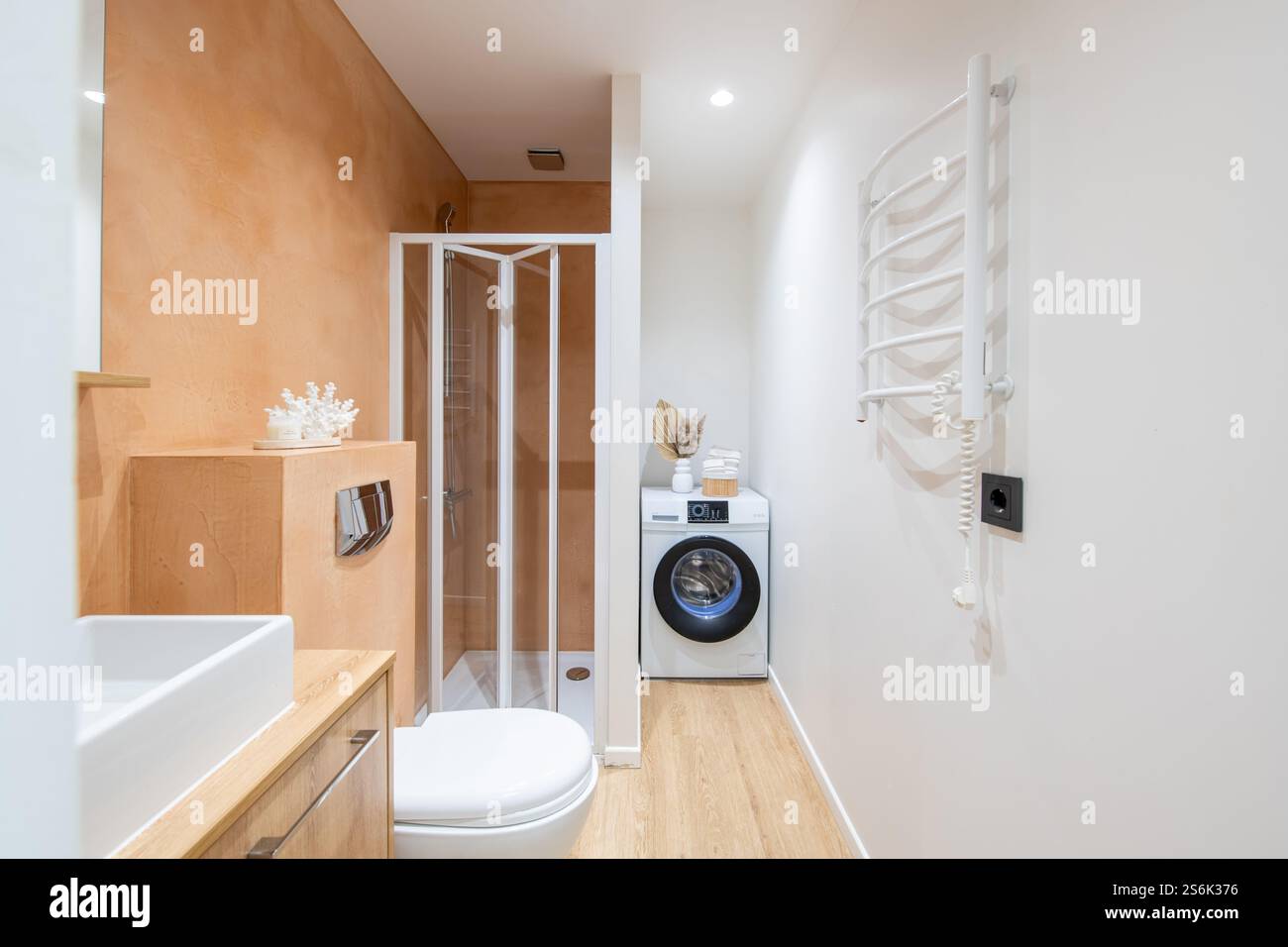 Bright Elegant Modern Luxury Bathroom Interior Design With White Sink ...