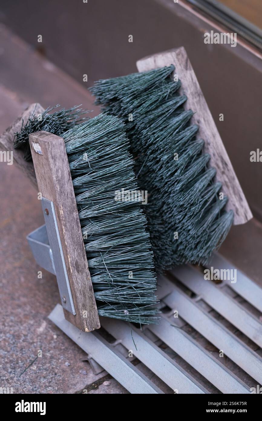 Shoe cleaning brushes hi-res stock photography and images - Alamy