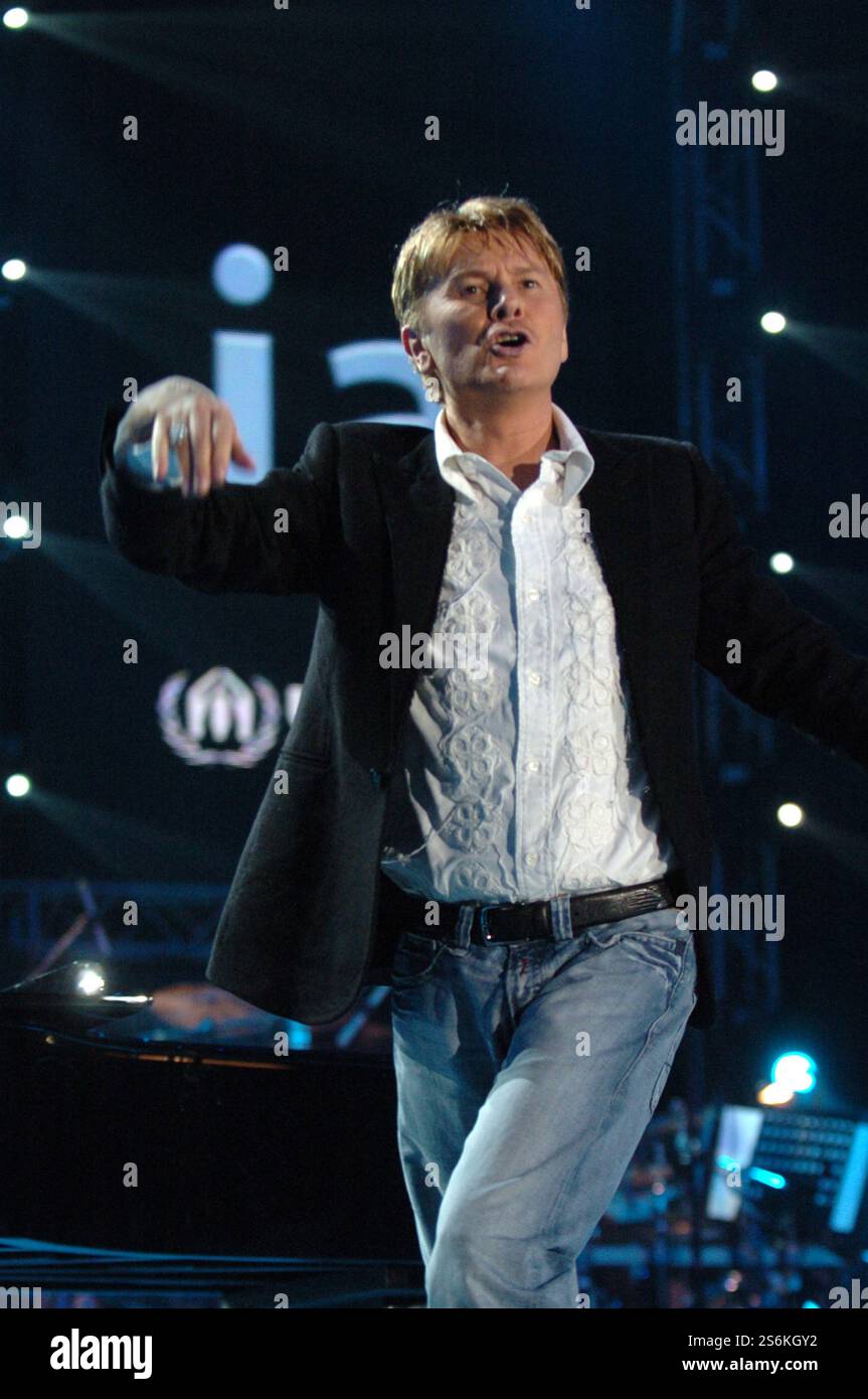 Milan Italy 21/03/2005: Ron , Italian singer, during the live concert ...
