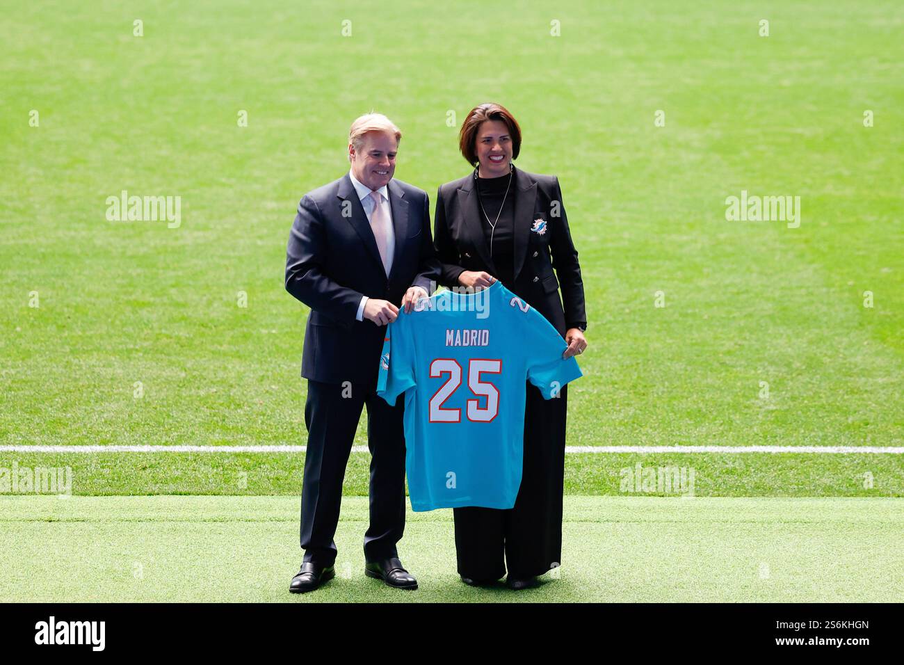 Pri Shumate, SVP Chief Marketing Officer, Miami Dolphins and Brett ...