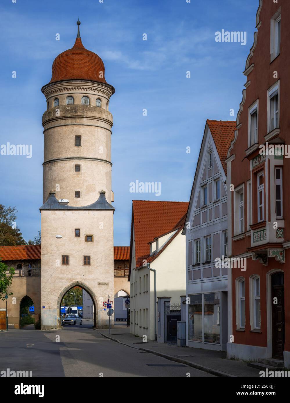 Historic city gate of Noerdlingen called Loepsinger Tor Stock Photo - Alamy