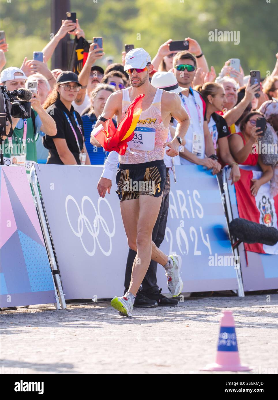 Maria Perez participating in the 20 Kilometer Race Walk at the Paris ...