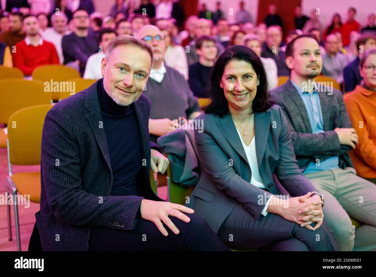 Erlangen, Germany. 17th Jan, 2025. FDP chairman Christian Lindner (l ...