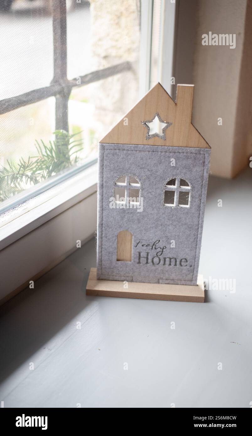 House vector simple hi-res stock photography and images - Alamy