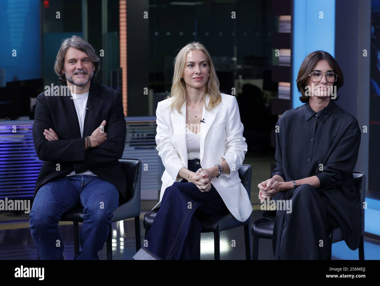 DORAL,FL-JANUARY 17: Actors Salva Reina, Kira Miró and actress ...