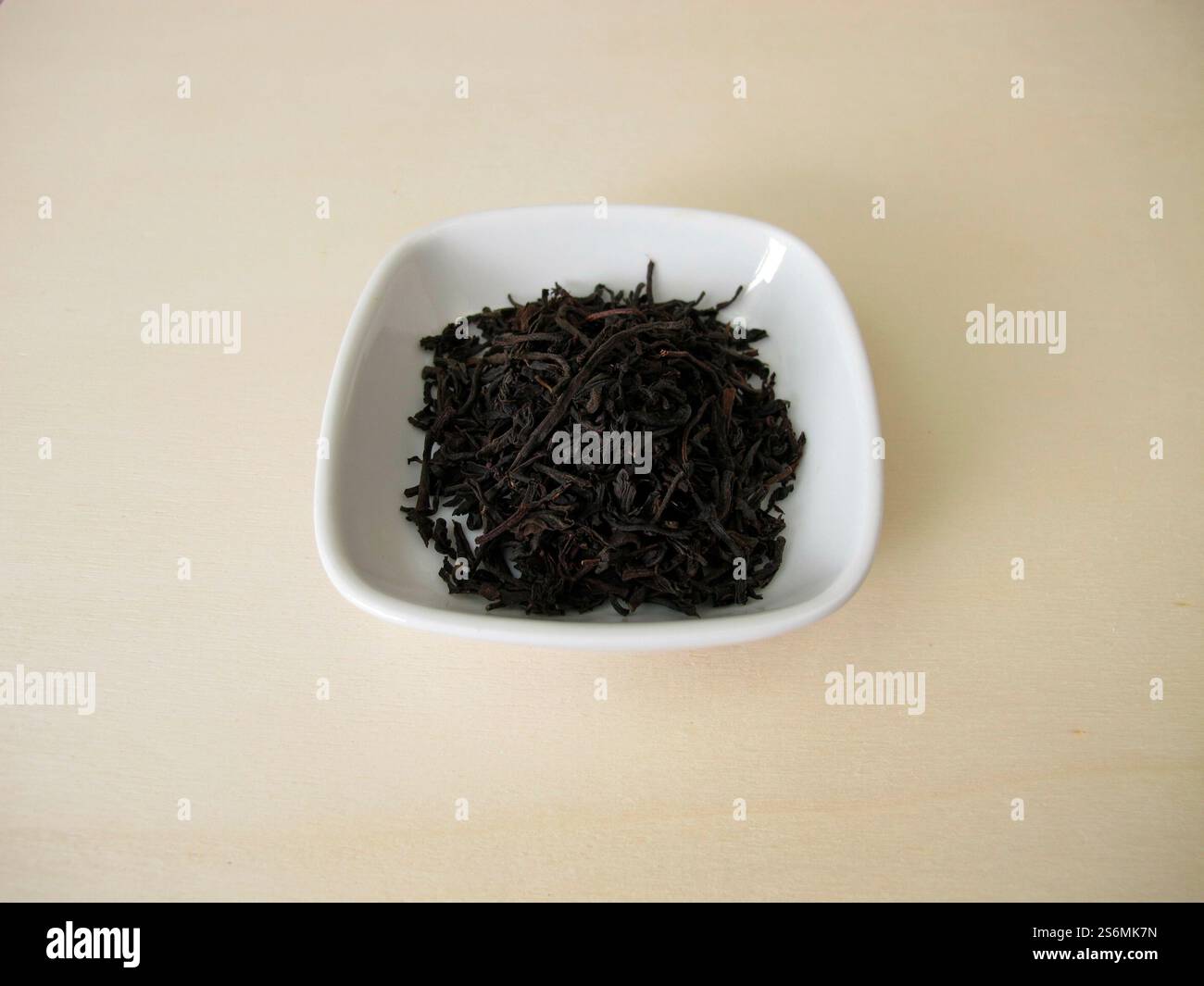Loose black tea from the highlands of Ceylon Stock Photo - Alamy