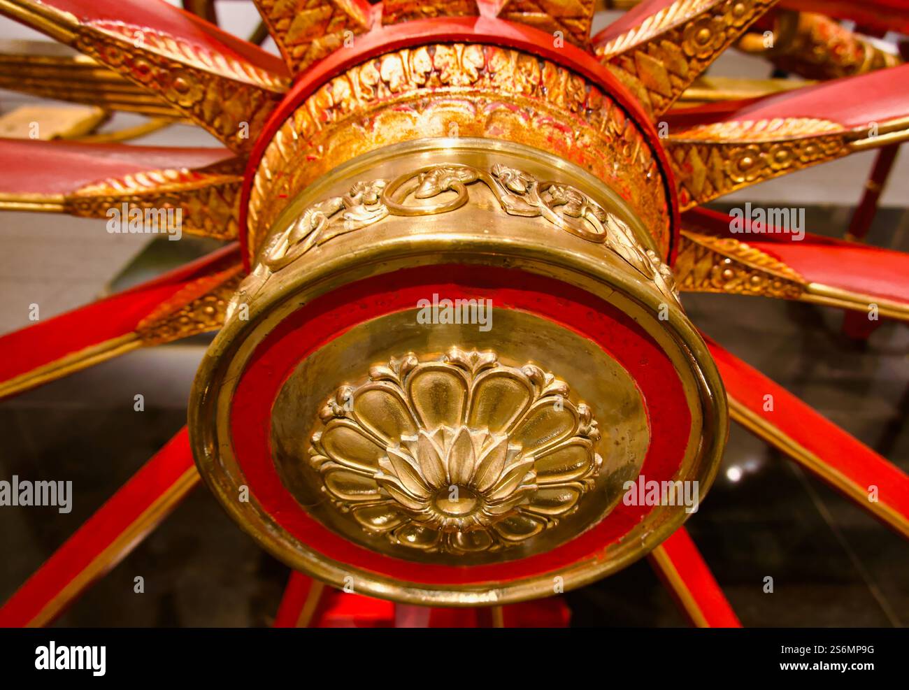 Gilded bronze wheel hub close up of the 1829-1823 Carriage of the Royal ...