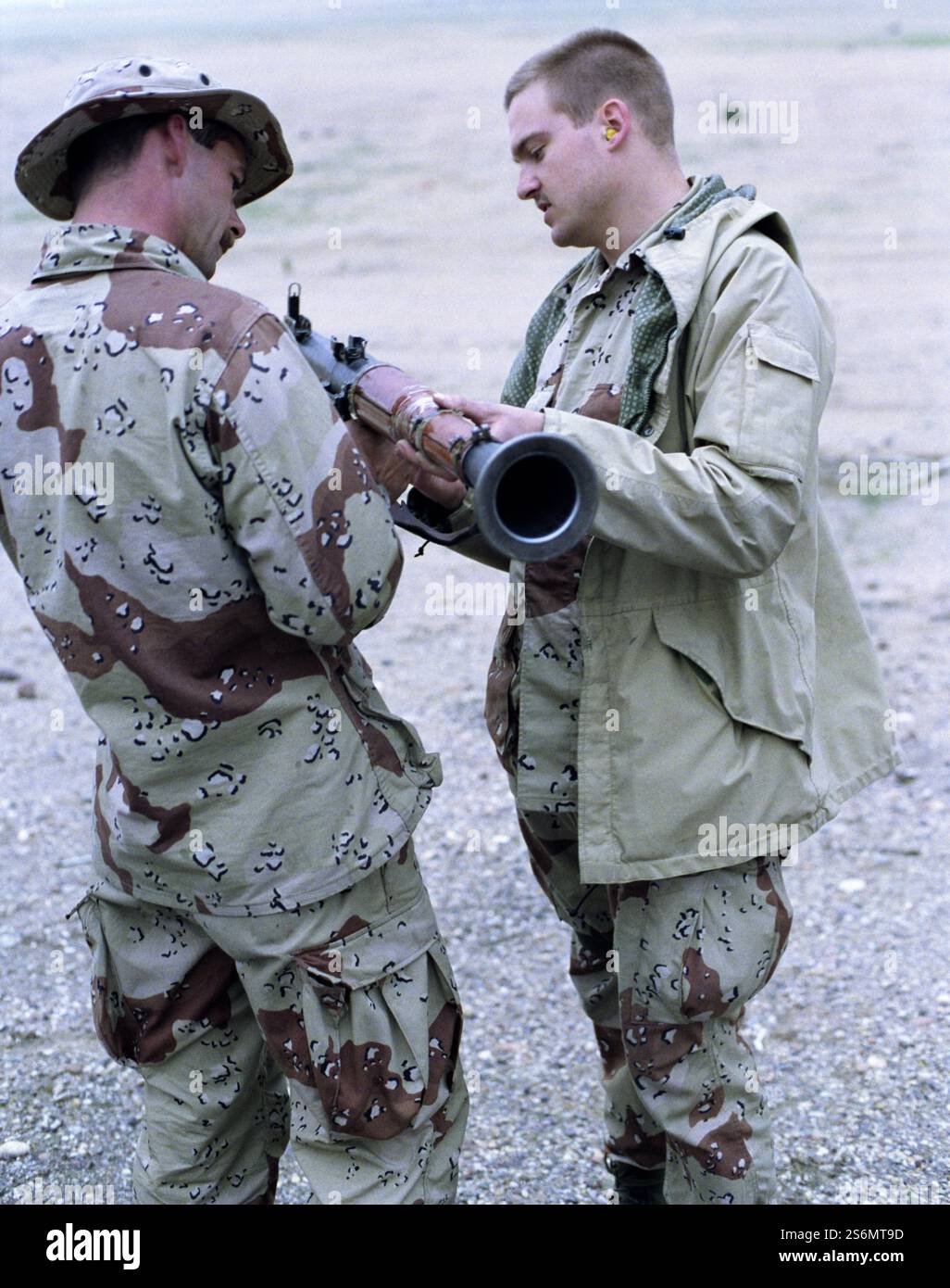 First Gulf War: 21st March 1991 U.S. Army soldiers examine an abandoned ...