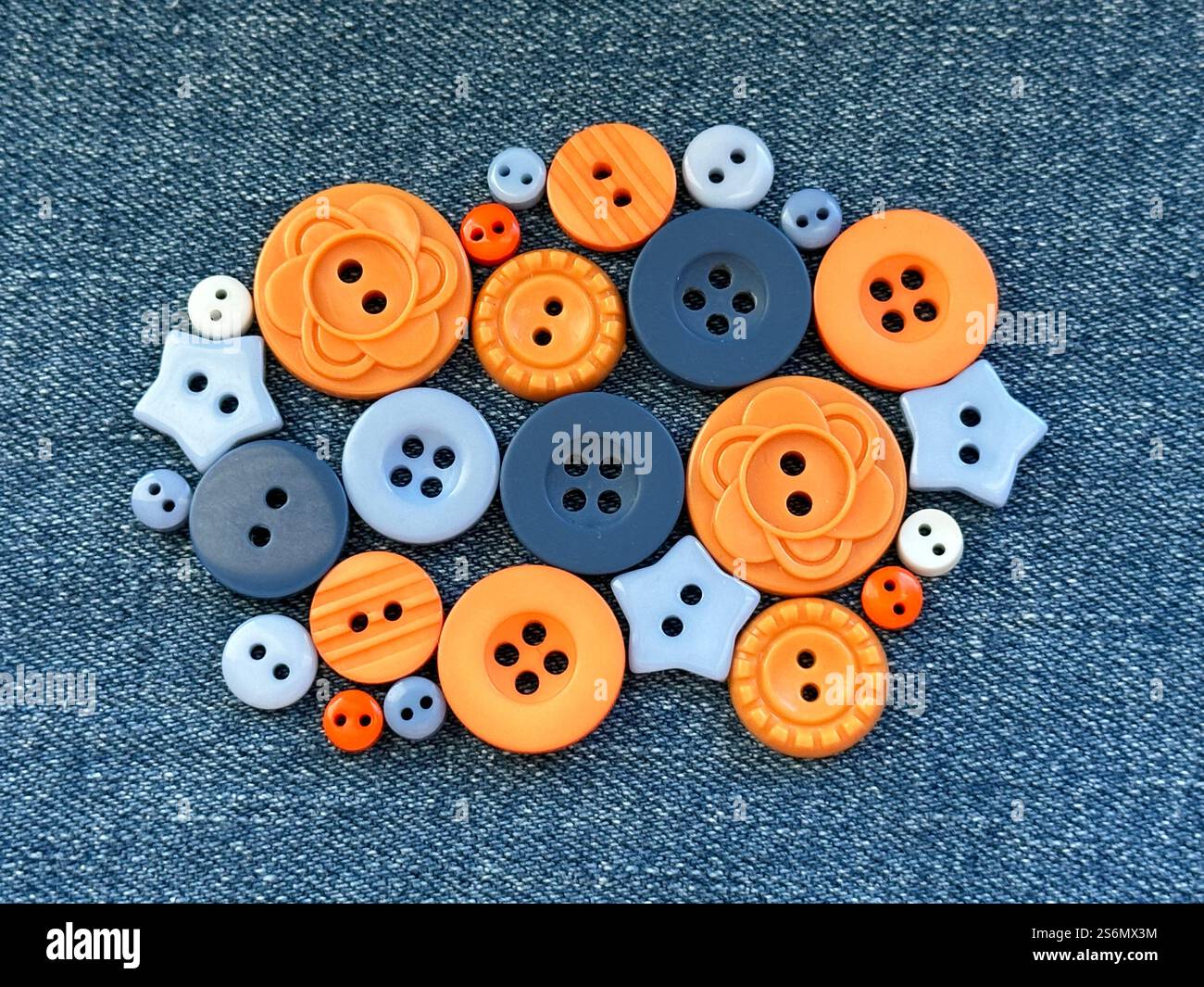 Close up on sewing smartphone stock photos and images - Alamy