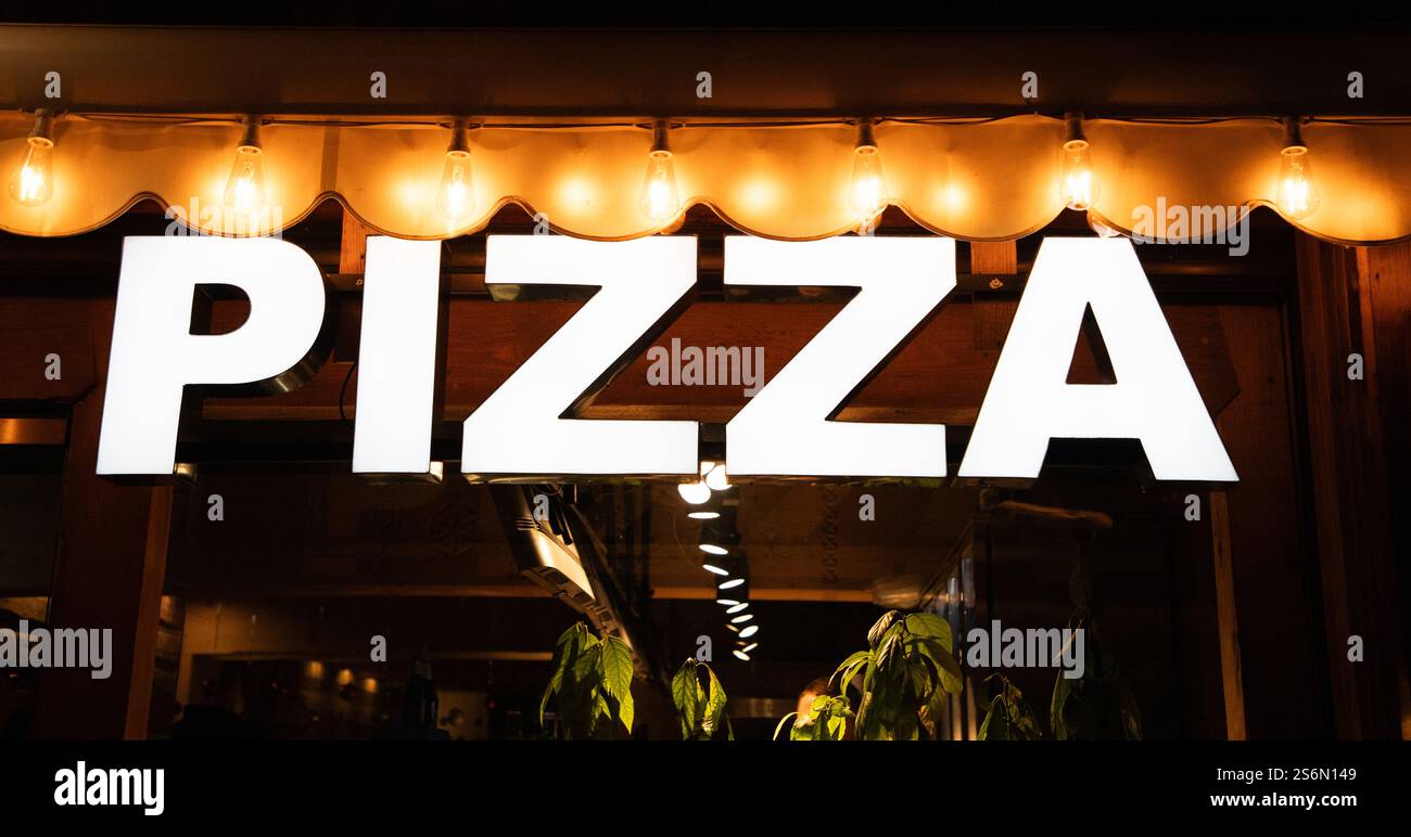 Vector logo pizza restaurant hi-res stock photography and images - Alamy