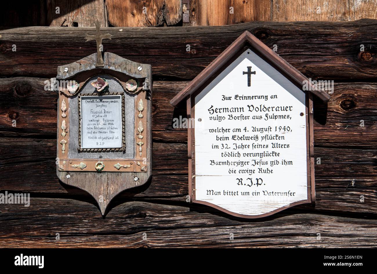 Plaques of memory hi-res stock photography and images - Alamy