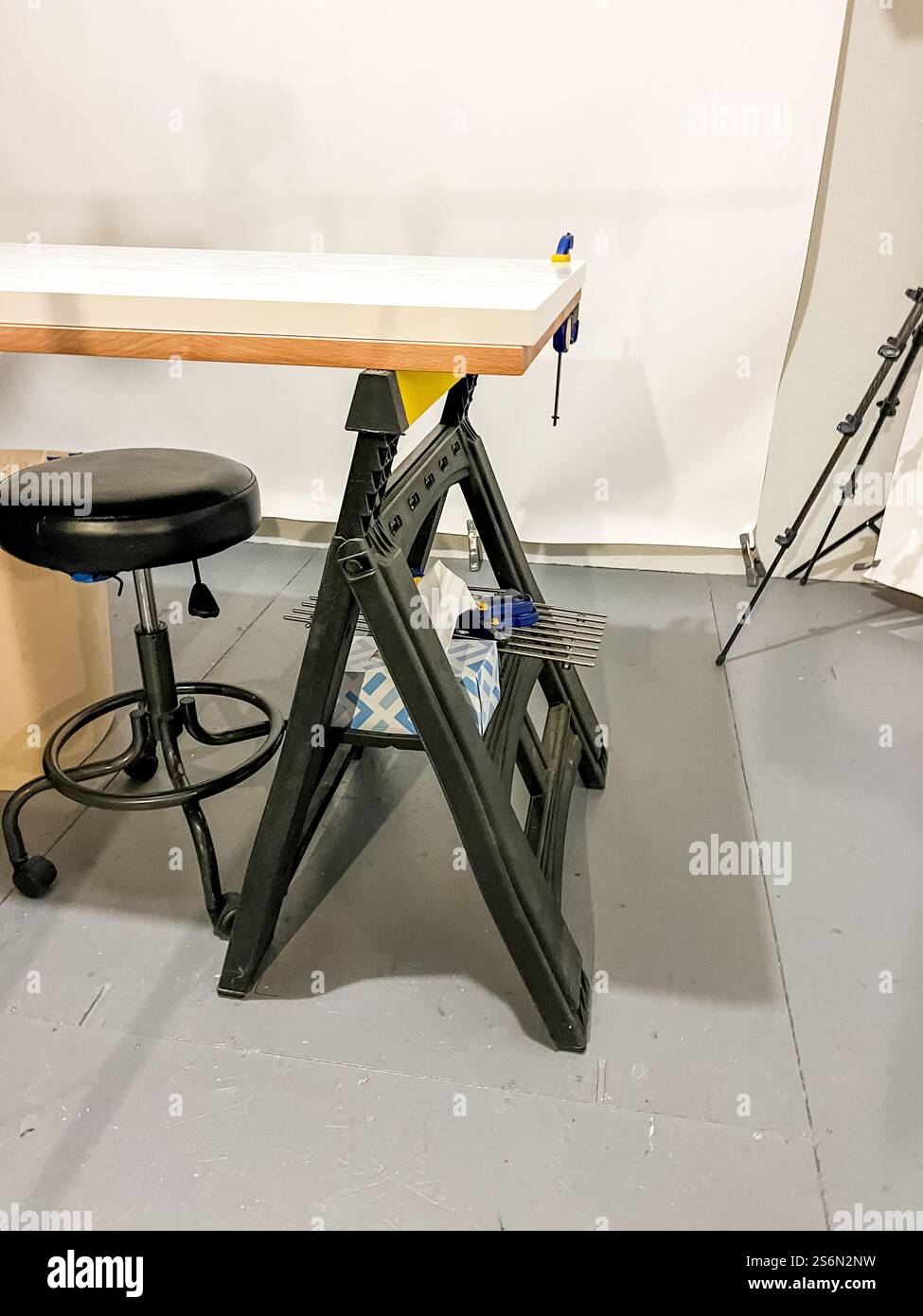 Basement Photography Setup with Lighting Equipment Stock Photo - Alamy