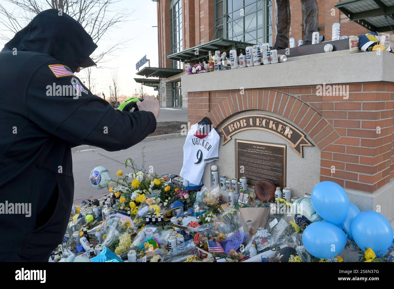 Milwaukee, Wisconsin, USA. 17th Jan, 2025. Fans including KURT FRINGS ...