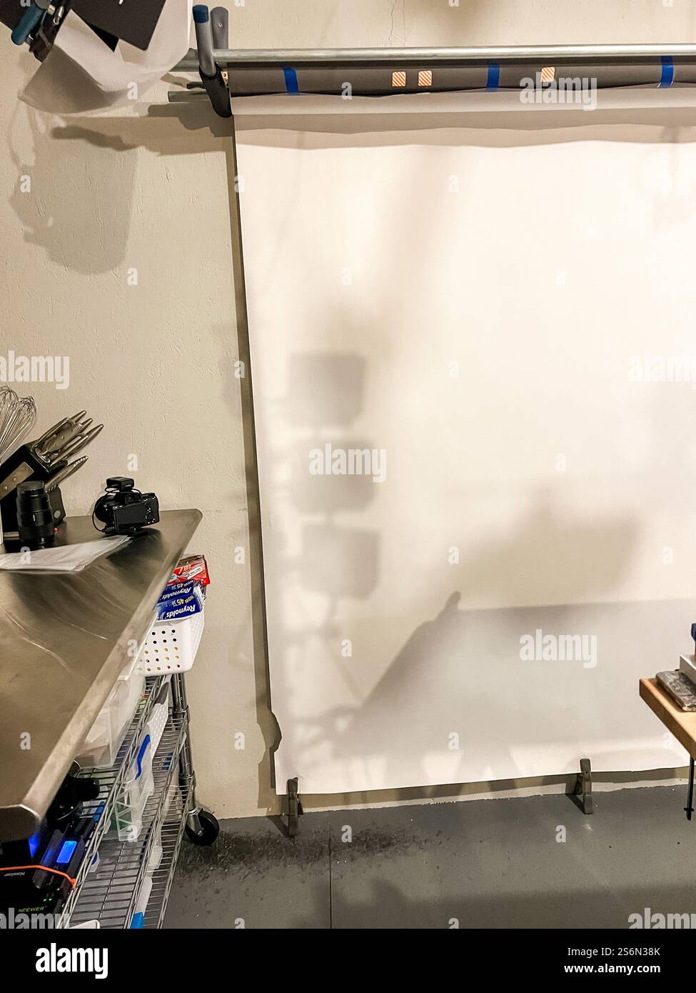 Basement Photography Setup with Lighting Equipment Stock Photo - Alamy