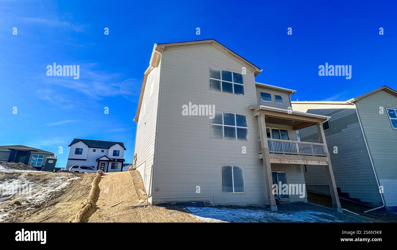 Back View of New Suburban Single-Family Homes Stock Photo - Alamy