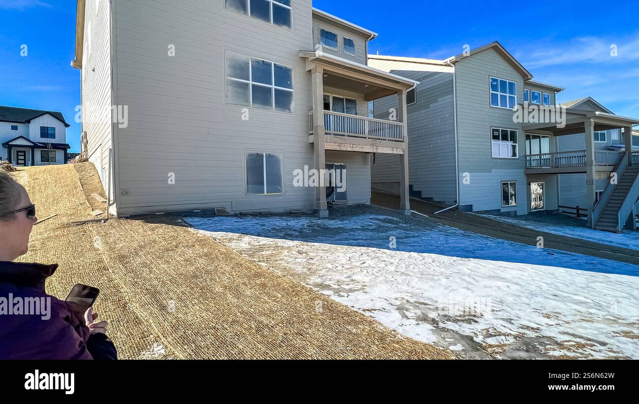 Back View of New Suburban Single-Family Homes Stock Photo - Alamy