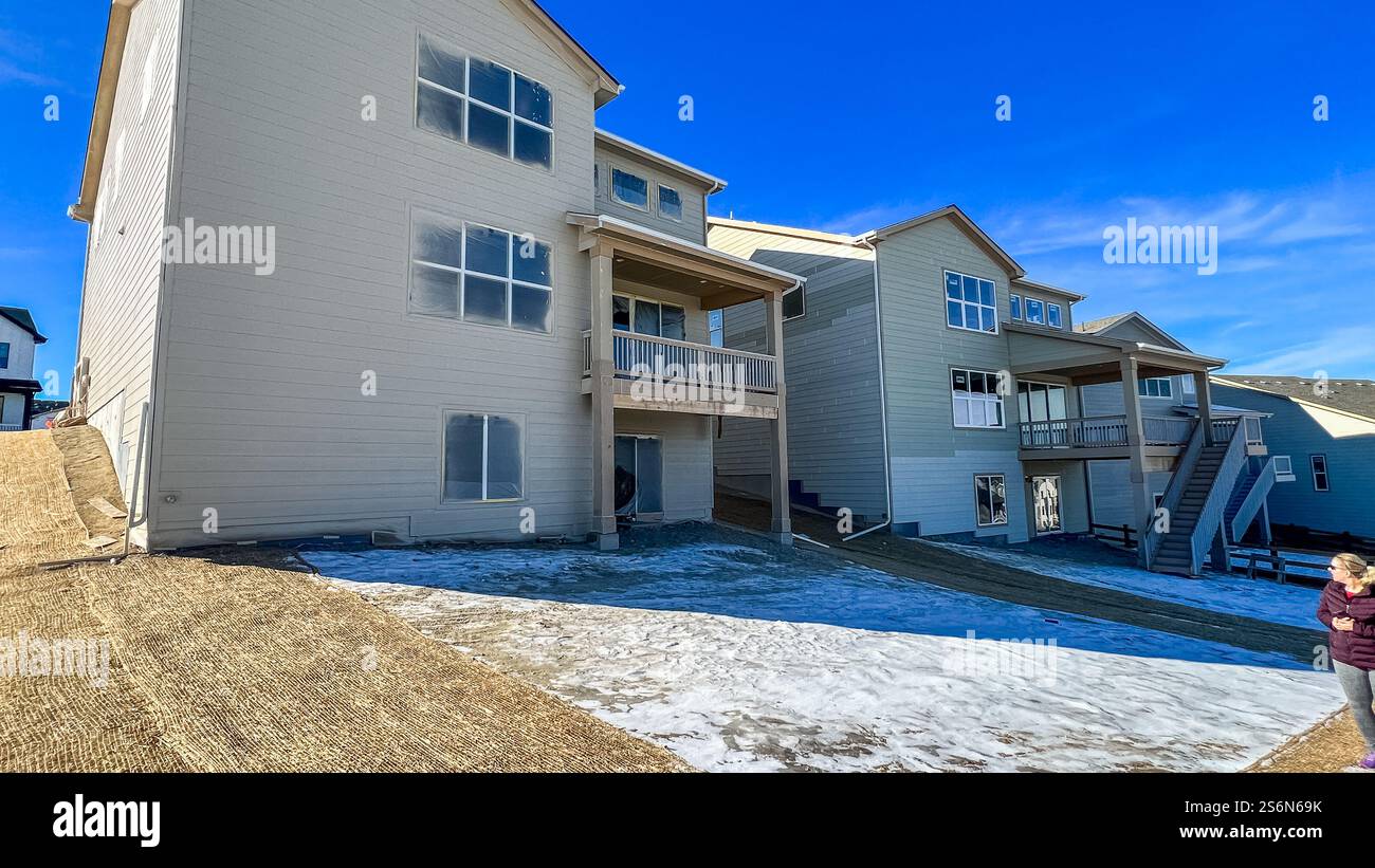 Back View of New Suburban Single-Family Homes Stock Photo - Alamy