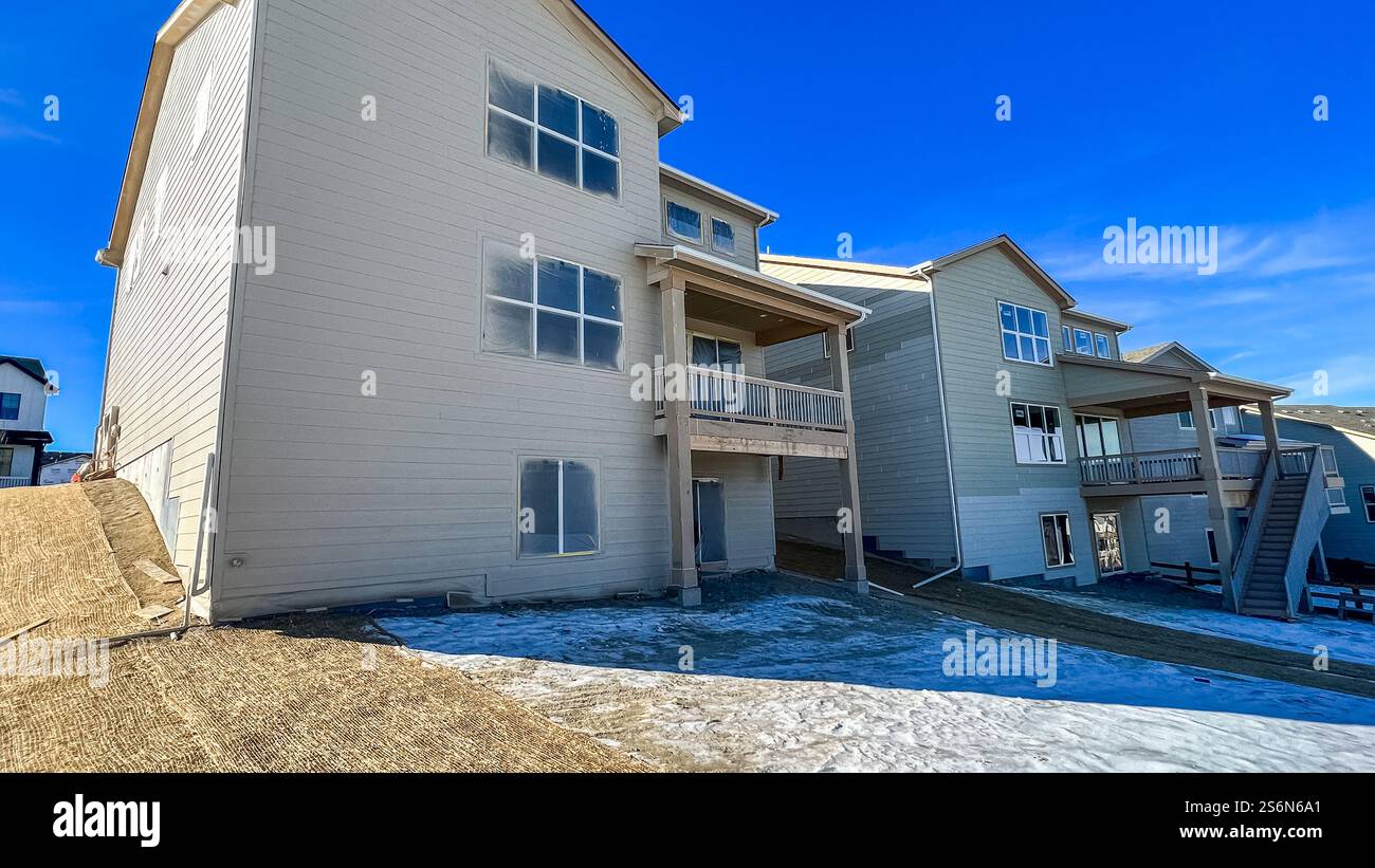 Back View of New Suburban Single-Family Homes Stock Photo - Alamy