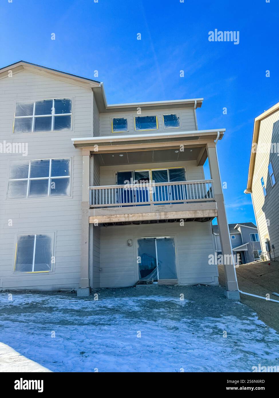 Back View of New Suburban Single-Family Homes Stock Photo - Alamy