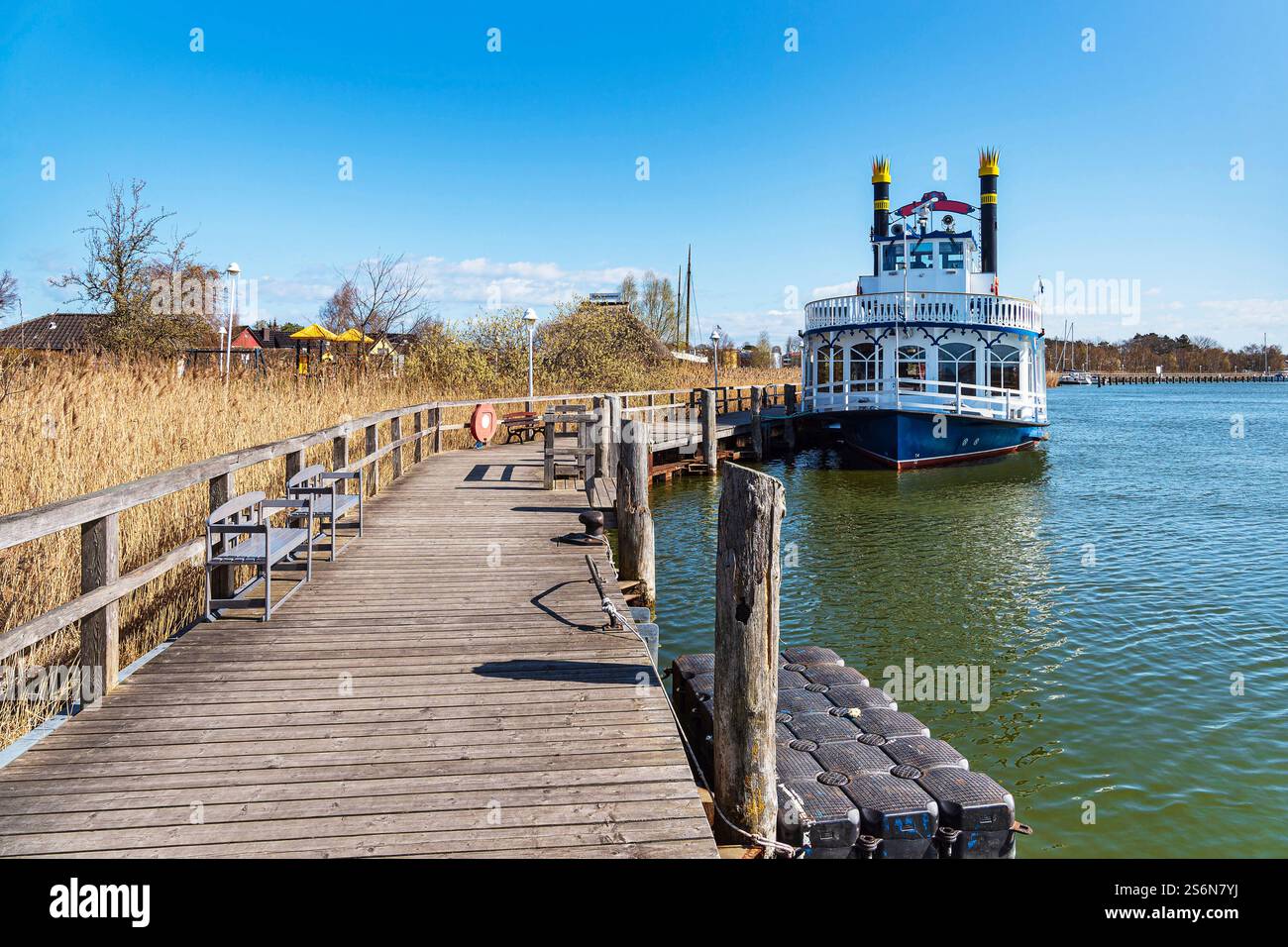 Excursion steamer and landing stage in Zingst on the Fischland-Darß ...