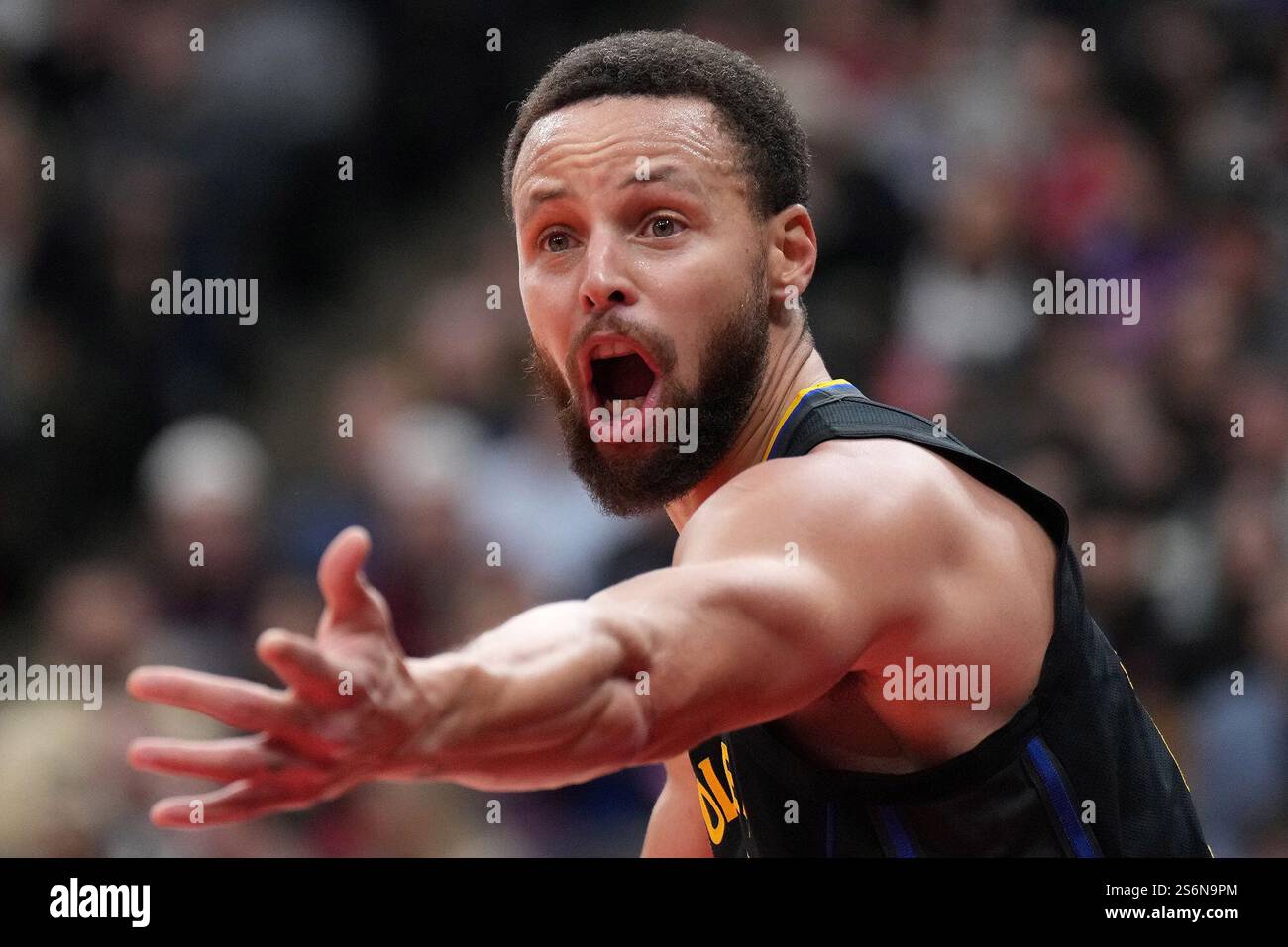 Toronto, Canada. 13th Jan, 2025. Golden State Warriors guard Stephen ...