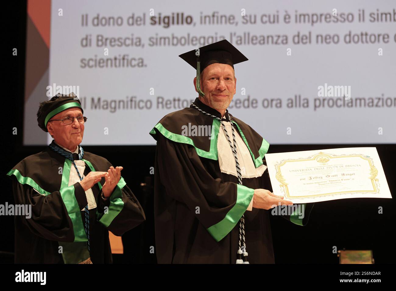 Brescia, Italia. 17th Jan, 2025. Jeffrey Scott Hangst, Laurea ...