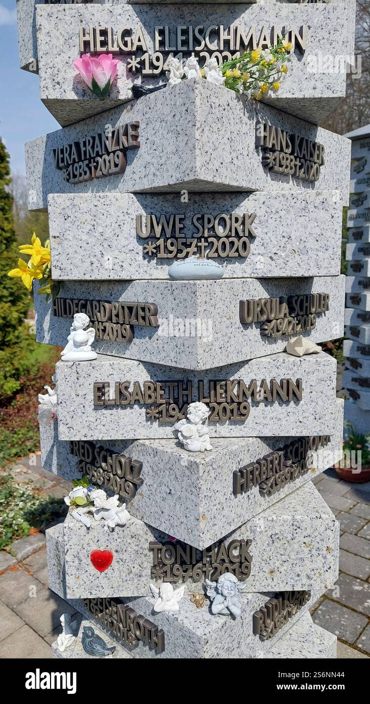 Urn grave column hi-res stock photography and images - Alamy