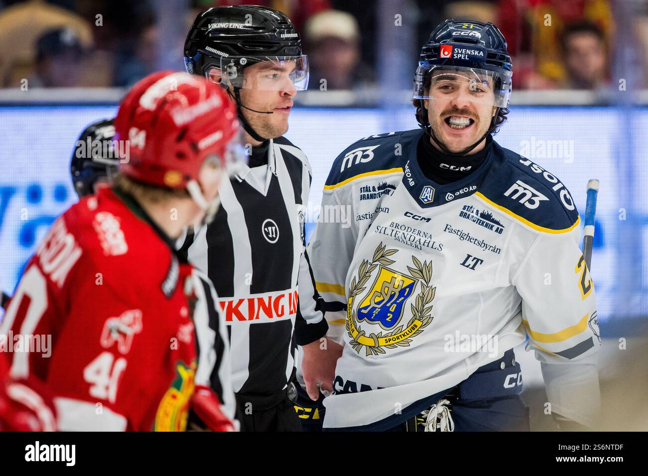 Mora, Sverige. 17th Jan, 2025. 250117 Södertäljes Nolan Stevens under ishockeymatchen i ...