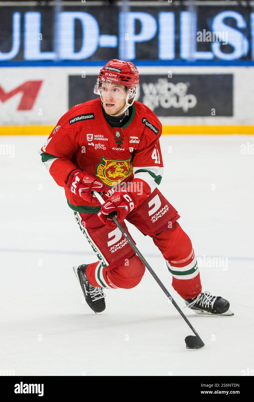 Mora, Sverige. 17th Jan, 2025. 250117 Moras Anton Ohlsson under ishockeymatchen i ...
