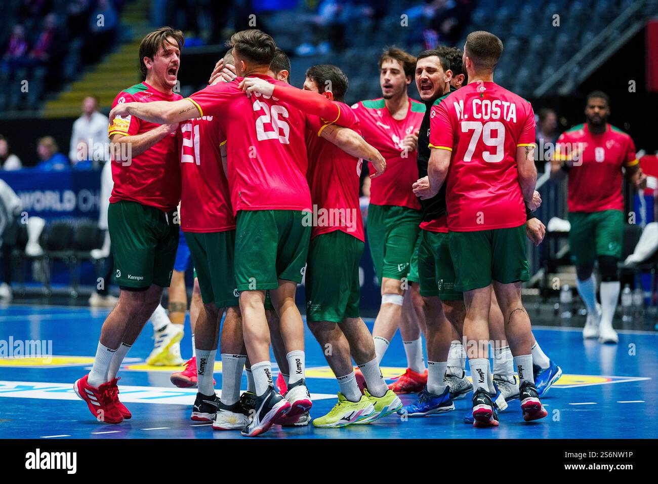 Portugal celebrates victory after the men's World Cup handball match ...
